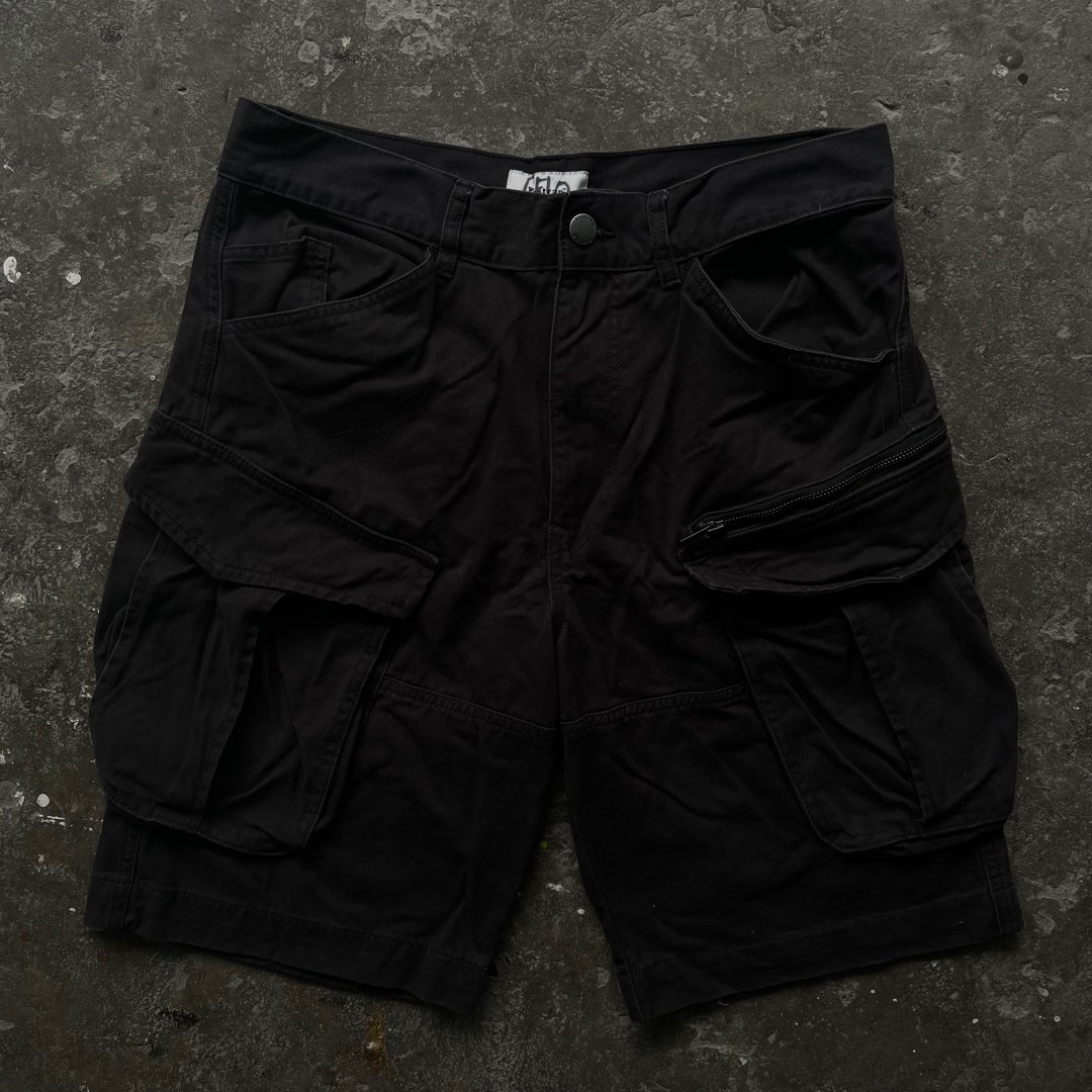 Fire Trap Cargo Shorts, Men's Fashion, Bottoms, Shorts on Carousell