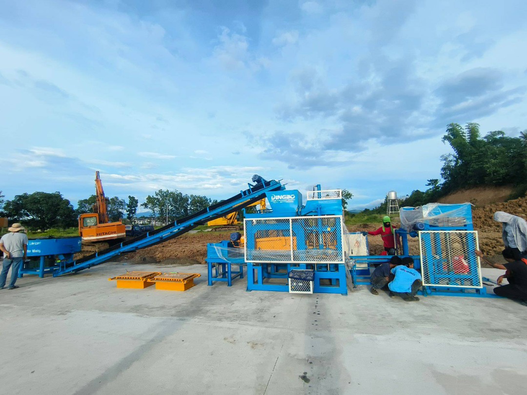 FULLY AUTOMATIC CHB MACHINE, Commercial & Industrial, Industrial ...