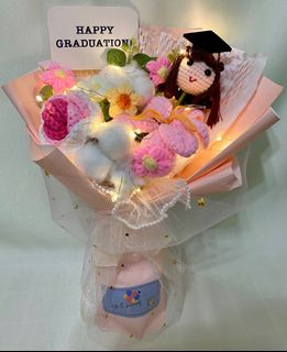 [Customisable] Crochet Graduation Bouquet | Tulip | Graduation Doll ...
