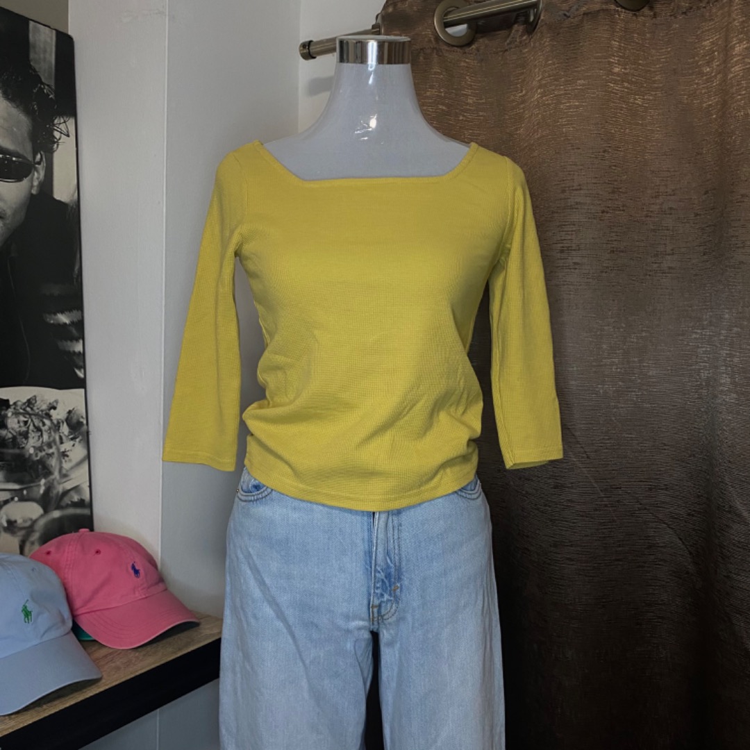 GU top, Women's Fashion, Tops, Other Tops on Carousell