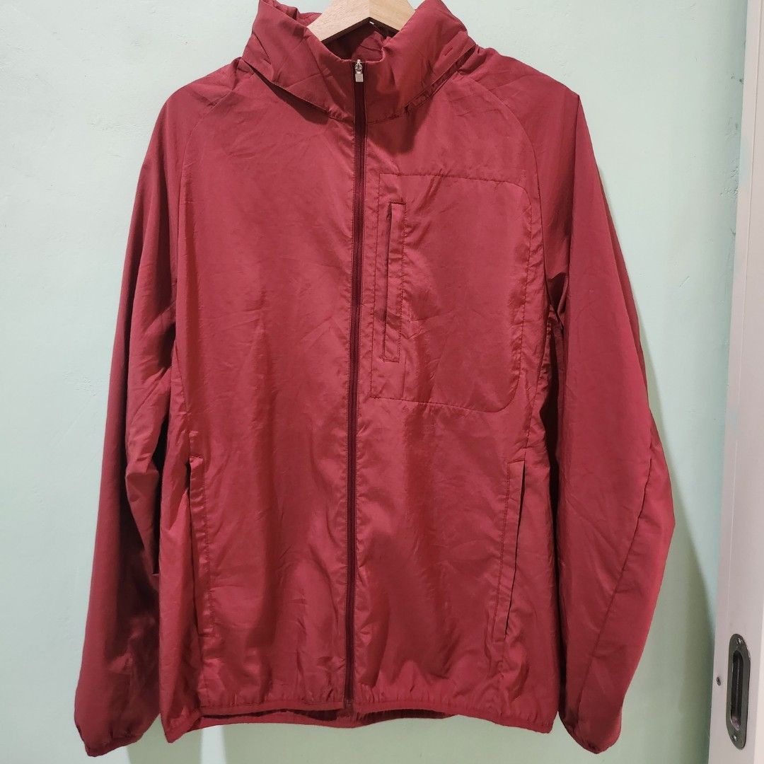 Jaket Parasut Uniqlo Pocketable | Windbreaker Running, Fesyen Pria ...