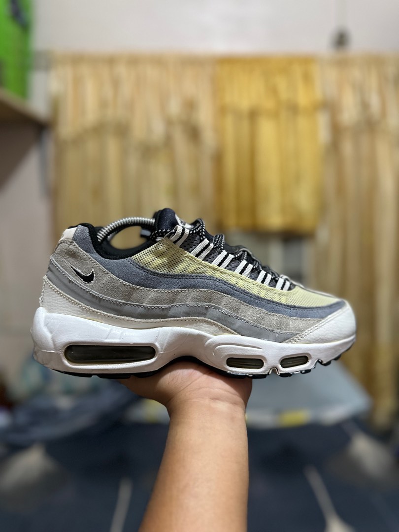 NIKE AIR MAX 95 ESSENTIAL, Men's Fashion, Footwear, Sneakers on Carousell