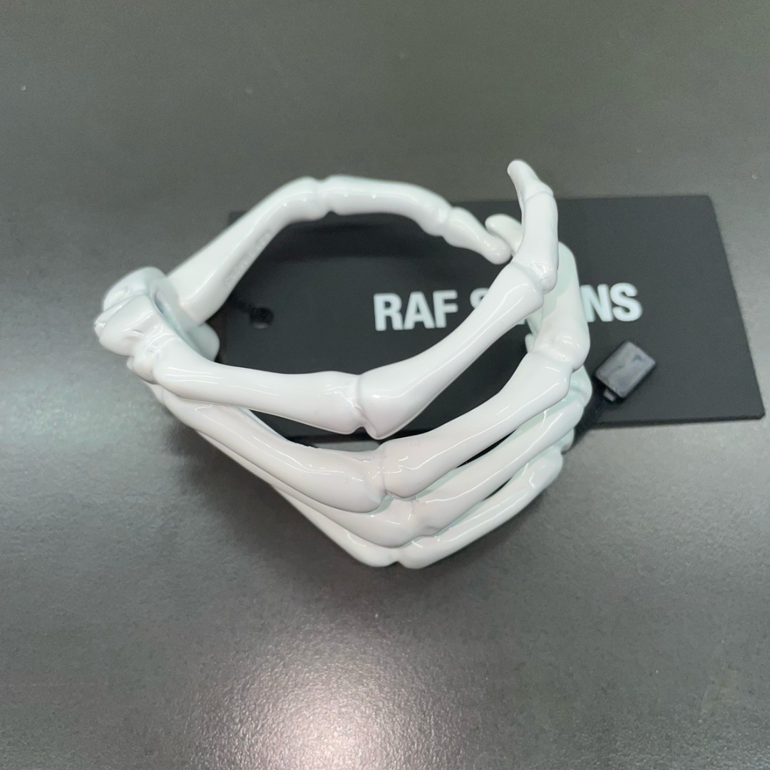 raf simons skeleton bracelet ss22, 名牌, 飾物及配件 - Carousell