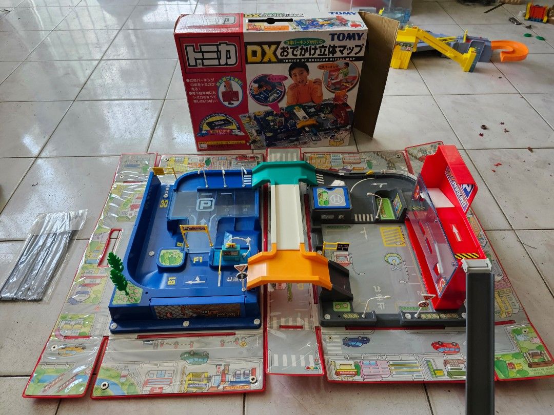 Tomica Dx Odekake Rittai Map, Hobbies & Toys, Toys & Games on Carousell
