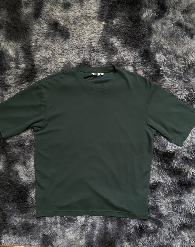 Uniqlo airism hunter green rare color, Men's Fashion, Tops & Sets ...