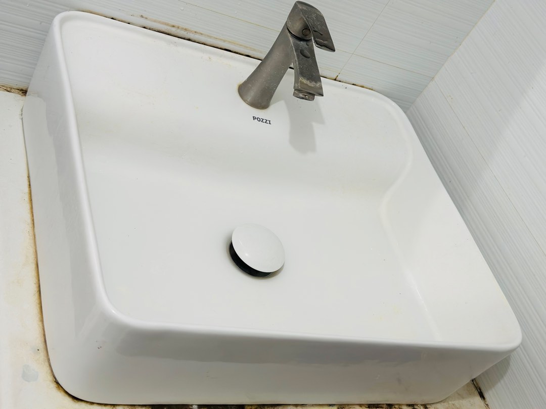 Used (Like New) Pozzi Ceramic Lavatory Basin Complete Set, Furniture ...