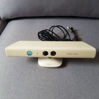 XBOX 360 250GB console + Kinect + Power Supply w/box, Video Gaming ...