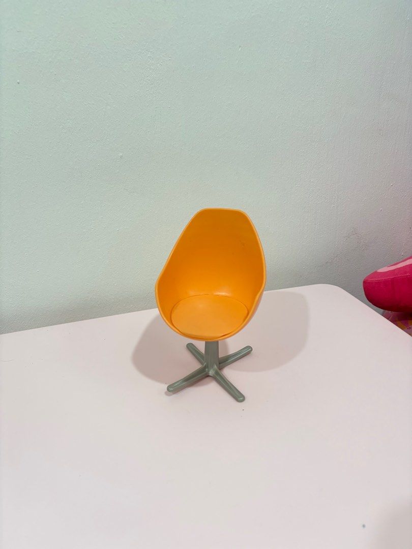 BARBIE OFFICE CHAIR, Hobbies & Toys, Collectibles & Memorabilia, Fan ...