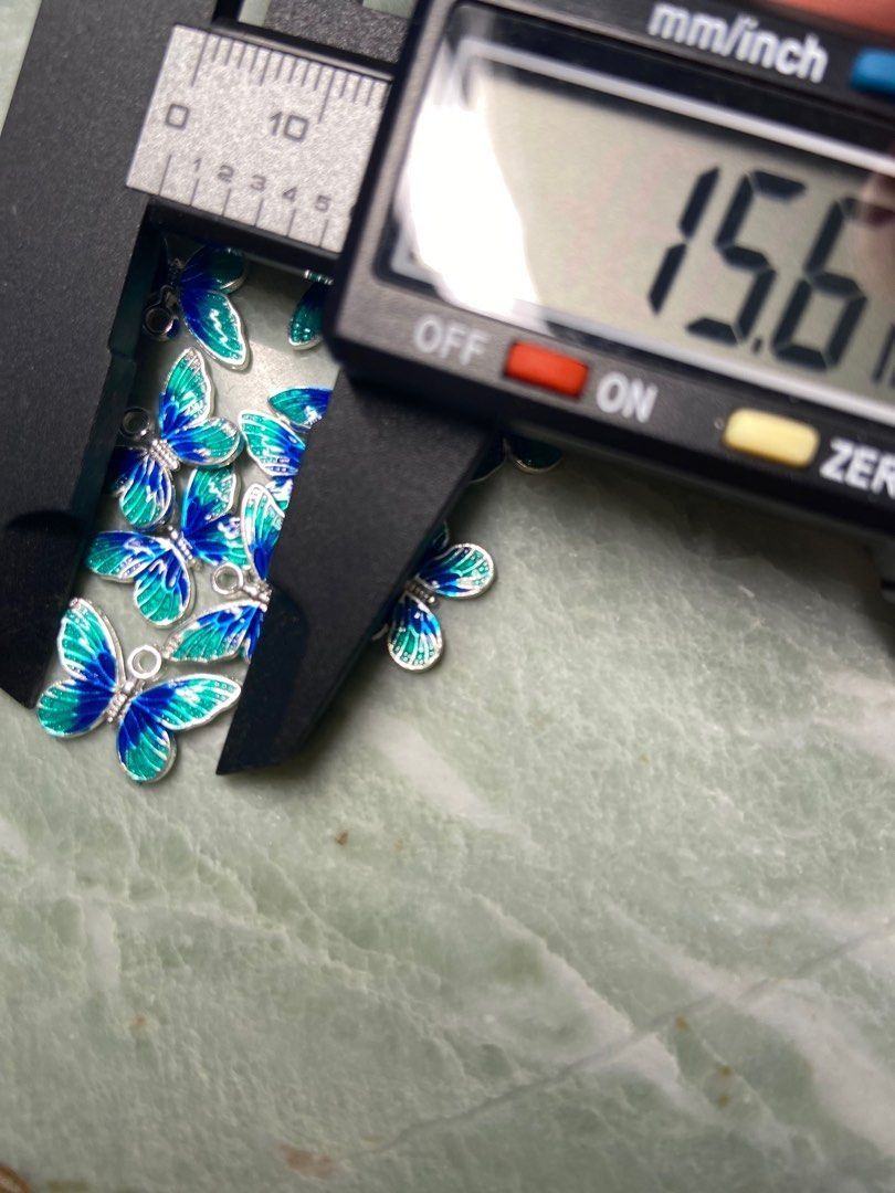 DIY花花配飾每粒 DIY flower accessories each piece (同）, 女裝, 手錶及配件, 其他飾物 ...