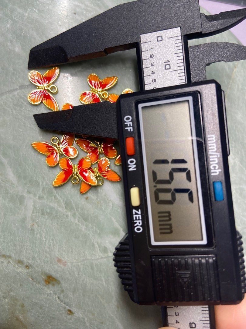 DIY花花配飾每粒 DIY flower accessories each piece (同）, 女裝, 手錶及配件, 其他飾物 ...