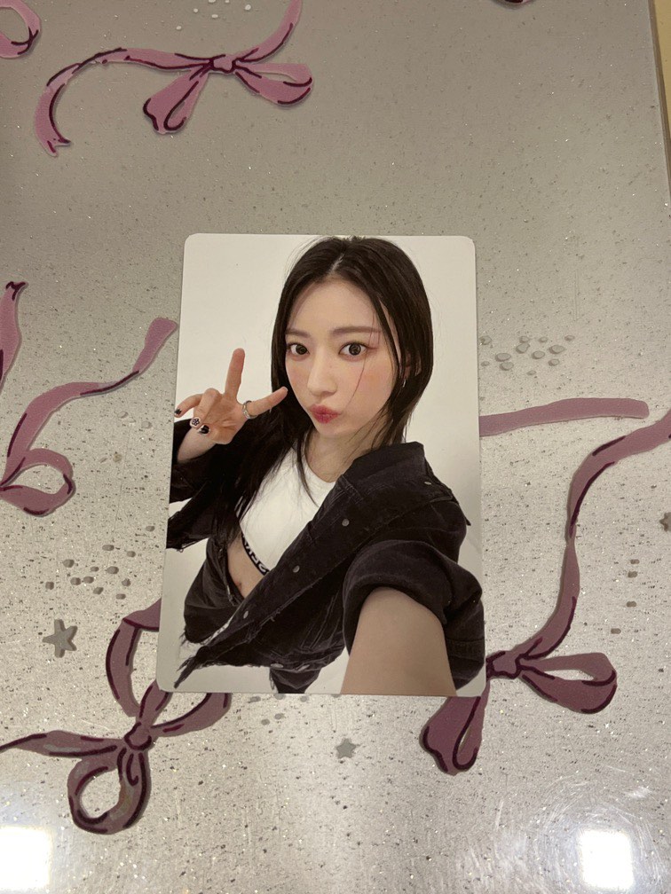 Lesserafim Sakura unforgiven album photocard, Hobbies & Toys ...