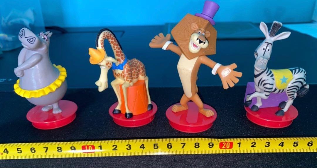 Madagascar movie original memorabilia . topper sets , postcards ...