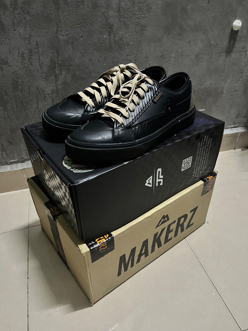 Makerz, Men's Fashion, Footwear, Casual shoes on Carousell