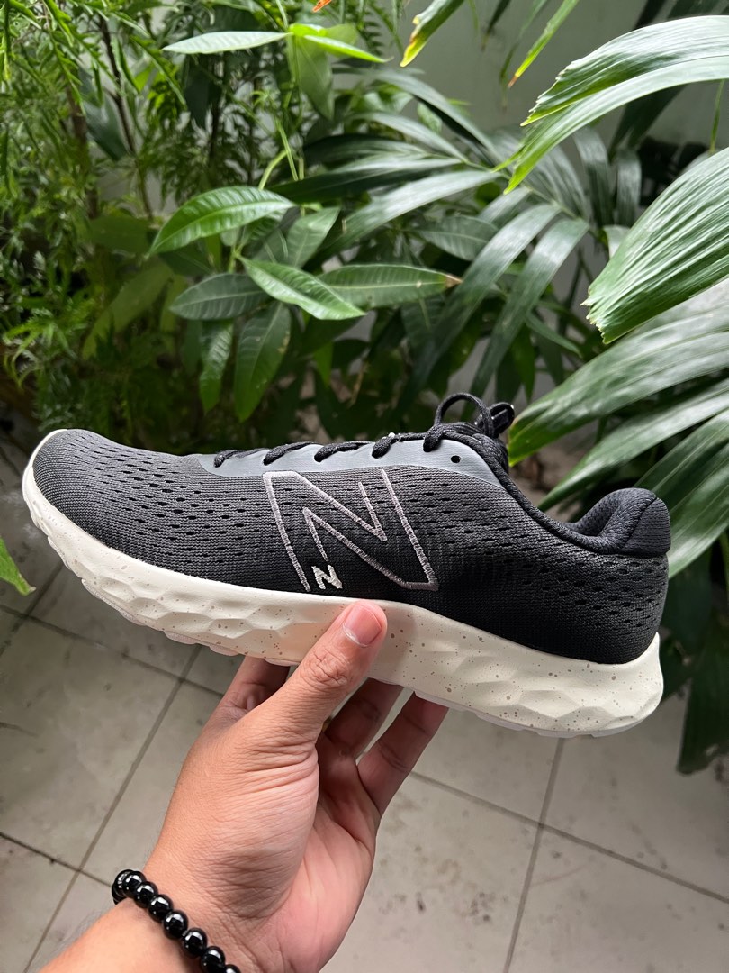New Balance 8-8.5US, Men's Fashion, Footwear, Sneakers on Carousell