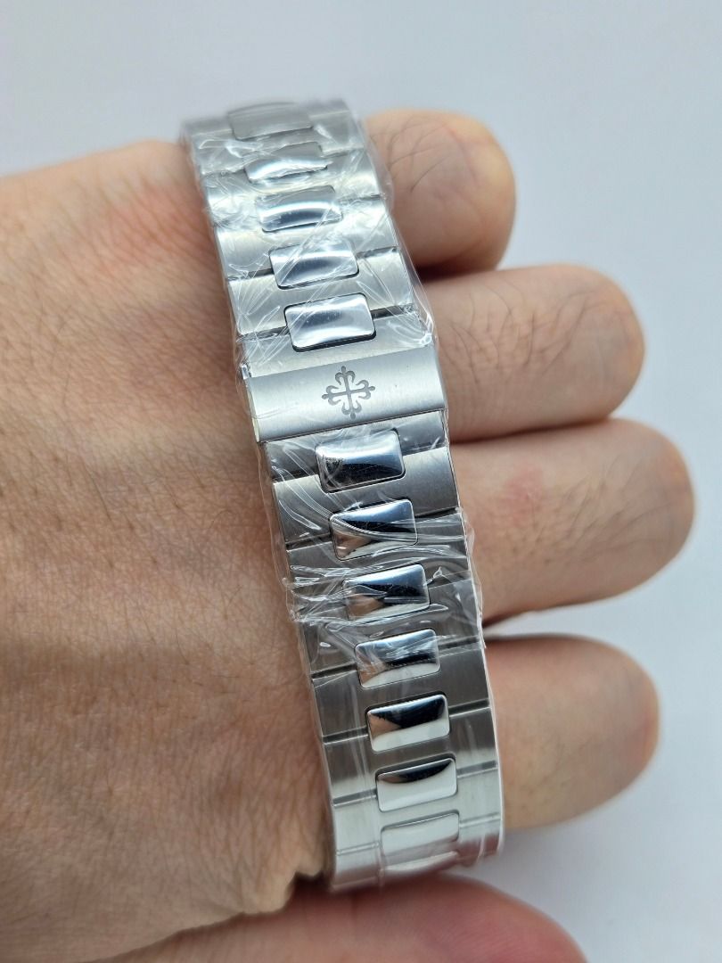 Patek Philippe Nautilus Moonphase 5712 5712/1A 5712A, Luxury, Watches ...