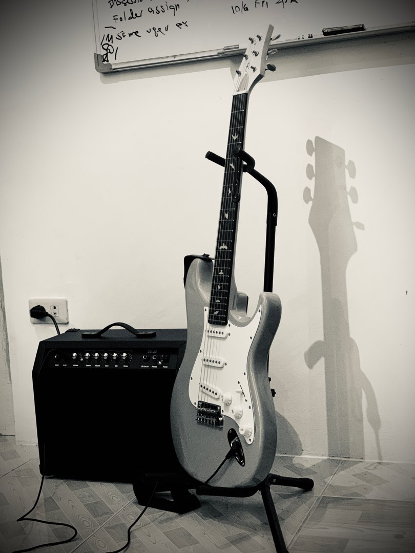 RJ Guitar Vibecaster Stainless frets plus Ampli, Hobbies & Toys, Music ...