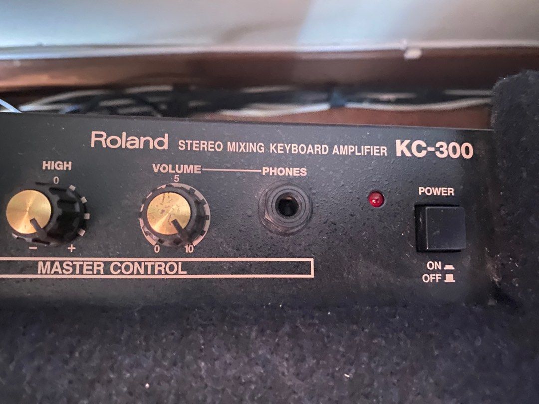 Roland KC 300 Keyboard Amplifier, Audio, Soundbars, Speakers ...