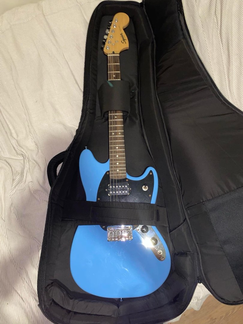 Squire by Fender Sonic Mustang Electric Guitar, Hobbies & Toys, Music ...