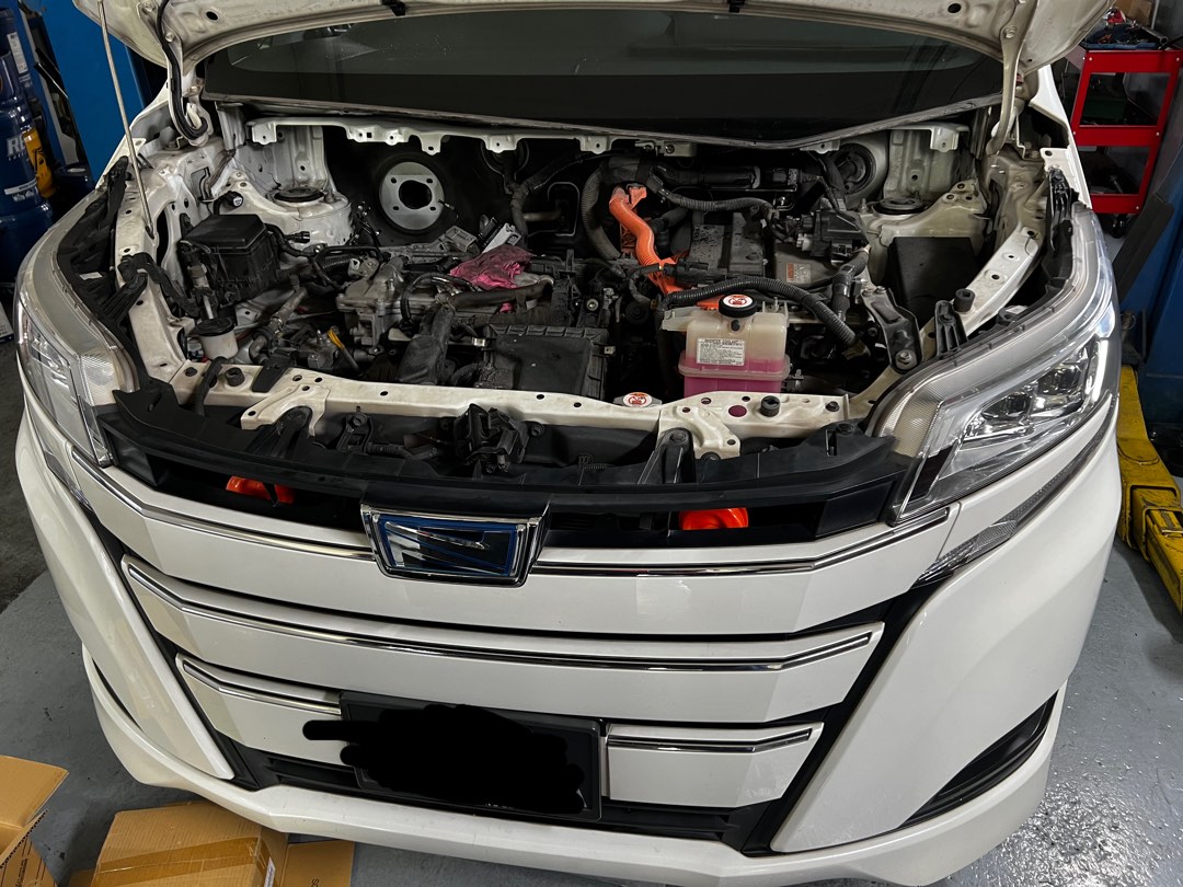 Toyota Noah hybrid replace abs master pump n accumulator, Car ...