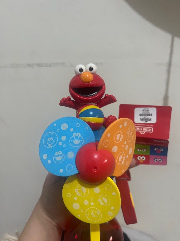 USS - Elmo portable fan with spray, Bayi & Anak, Mainan & Baby Walker ...