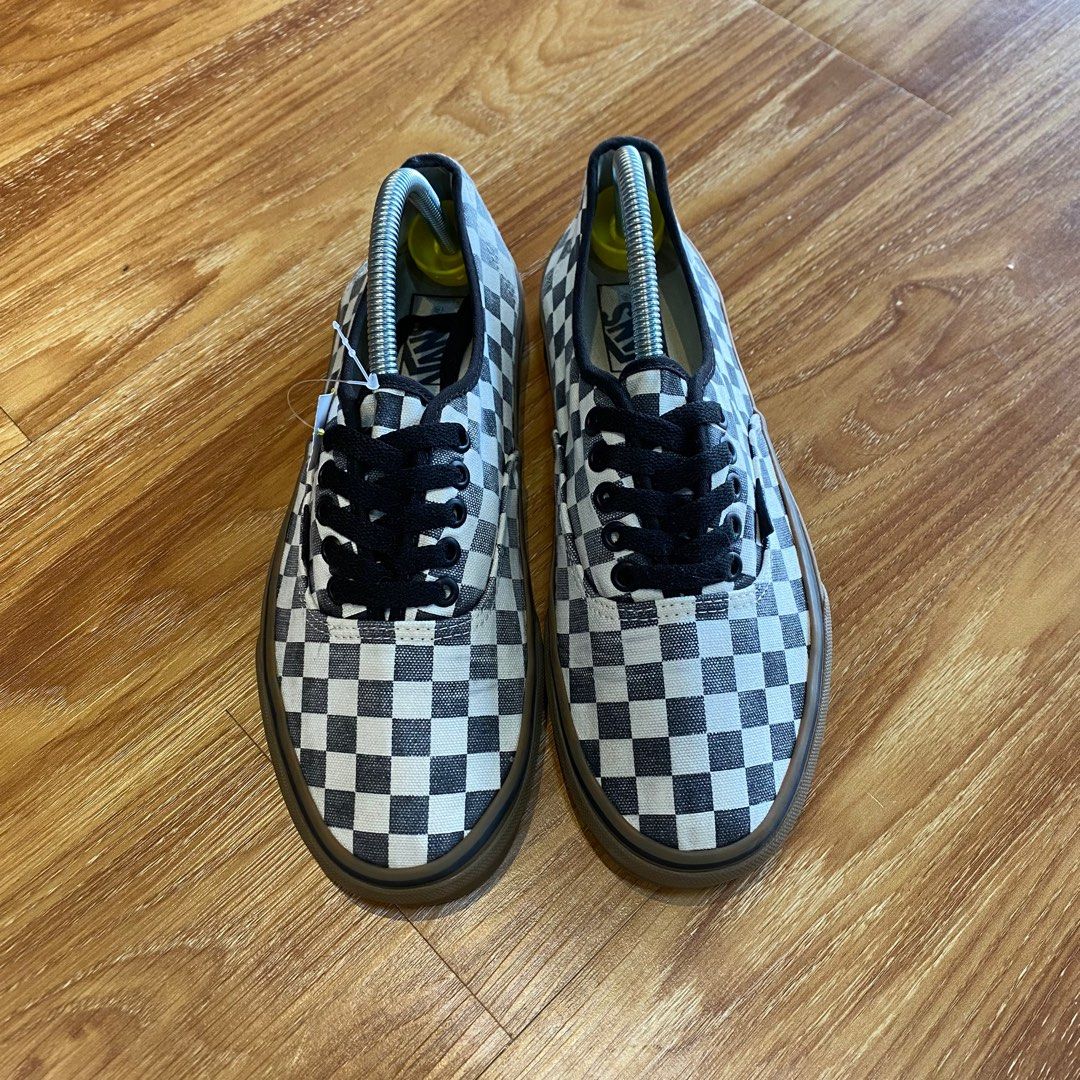 Vans gum sole cheker (8uk), Men's Fashion, Footwear, Sneakers on Carousell
