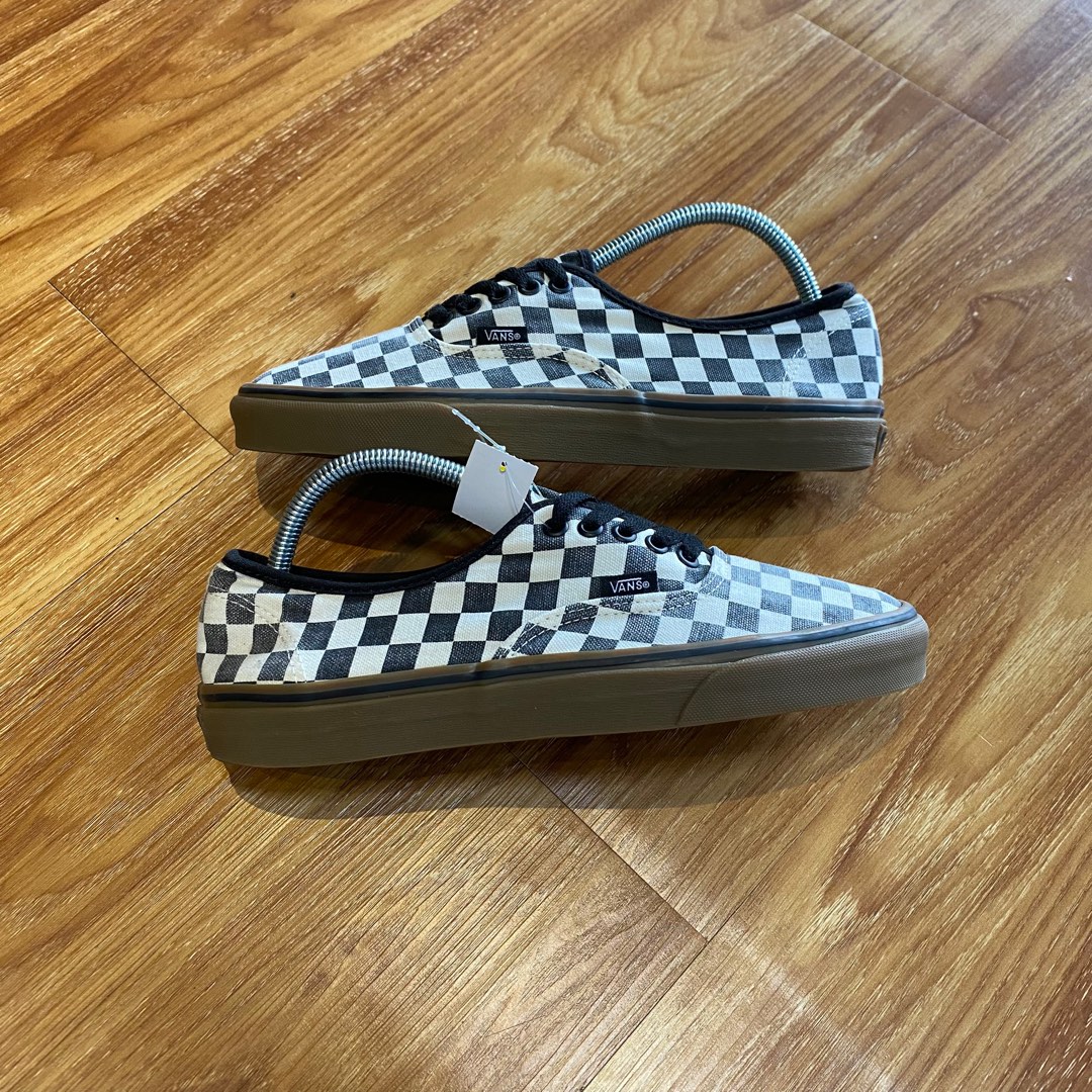 Vans gum sole cheker (8uk), Men's Fashion, Footwear, Sneakers on Carousell