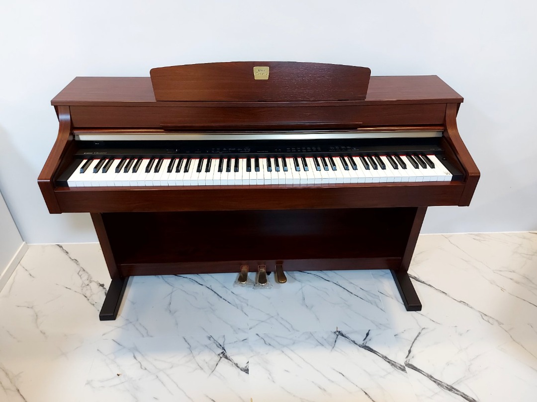 YAMAHA CLAVINOVA CLP-330, Hobbies & Toys, Music & Media, Musical Instruments on Carousell