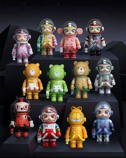 [BRAND NEW! POPMART] POPMART MOLLY ANNIVERSARY STATUES CLASSICAL RETRO ...