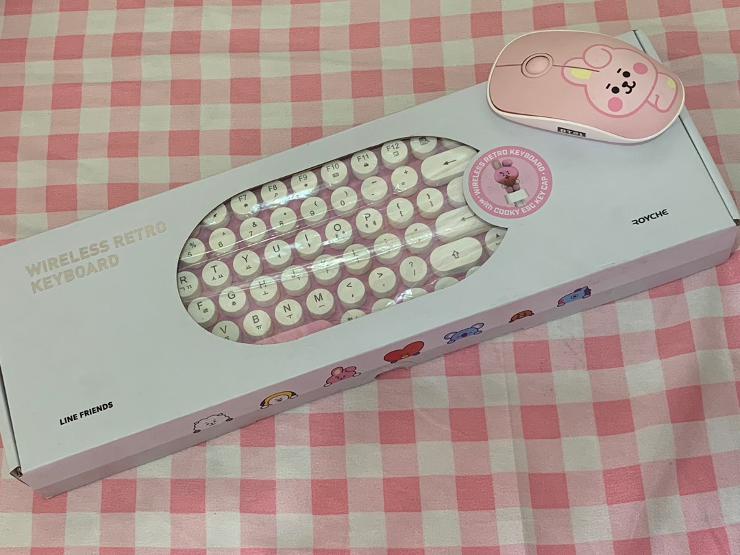 BT21 Wireless Keyboard (Cooky), Hobbies & Toys, Memorabilia ...