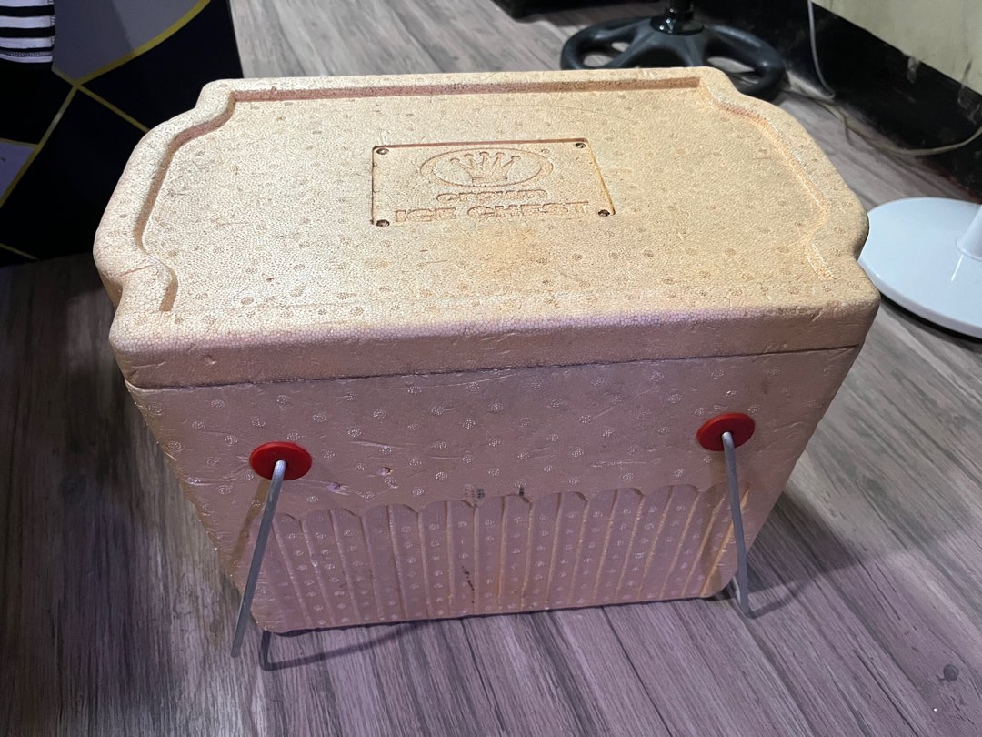 Ice styro box with scooper, Furniture & Home Living, Kitchenware ...