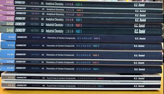 平放 KC Daniel HKDSE Chemistry 化學筆記 notes + 2本 Exam Apps 歷屆試題練習+答案+解題天書 ...