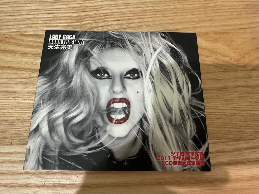 Lady Gaga-Born This Way, 書籍、休閒與玩具, 樂器、音樂相關, CD、DVD在旋轉拍賣