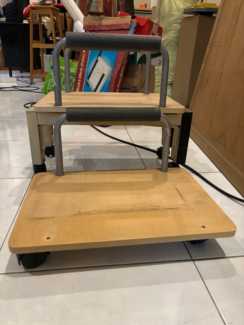 Meja CPU komputer, Perabotan Rumah di Carousell