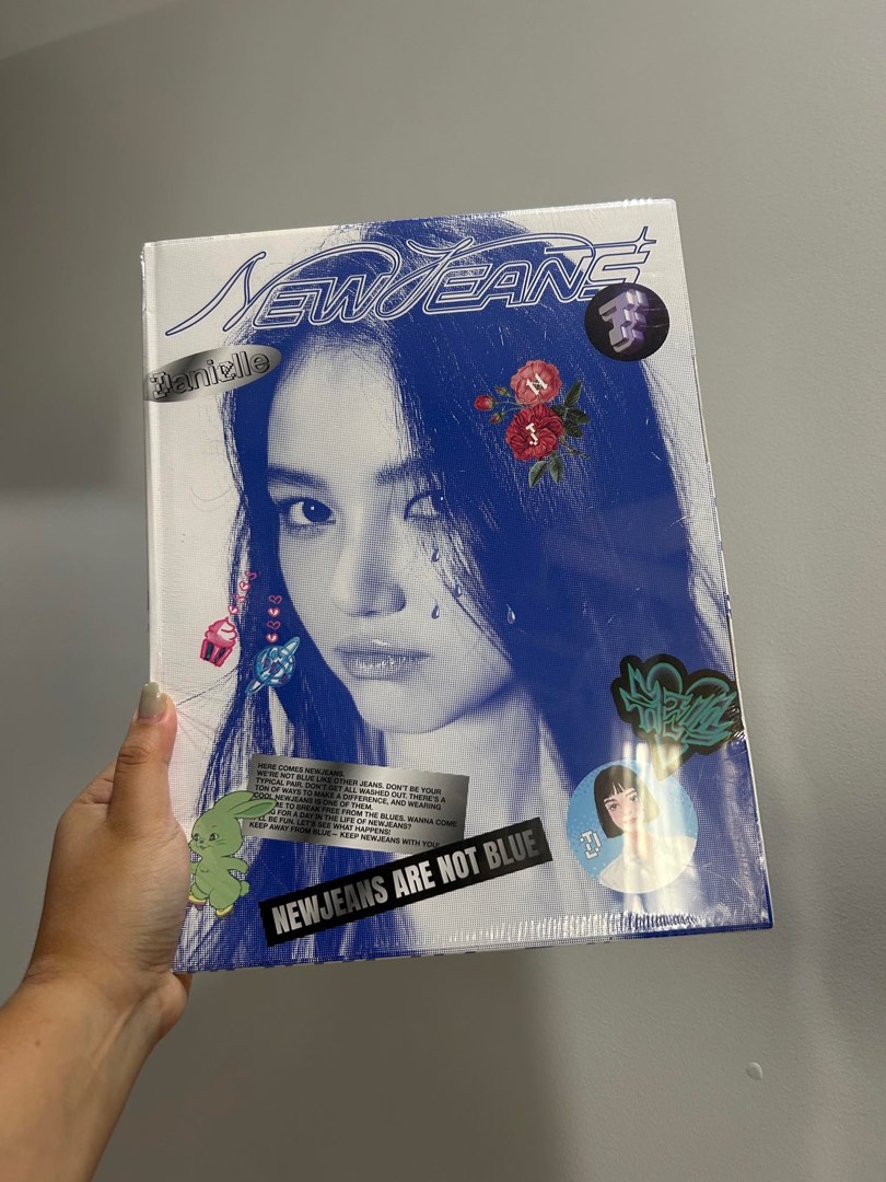 NewJeans - 1st EP 'New Jeans' album [Bluebook ver] (DANIELLE), Hobbies ...