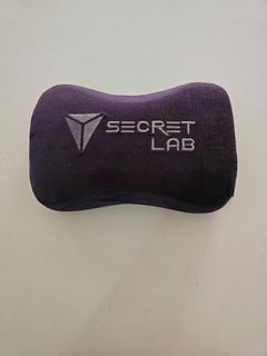Secret Lab magnetic pillow (2022), Furniture & Home Living, Furniture ...