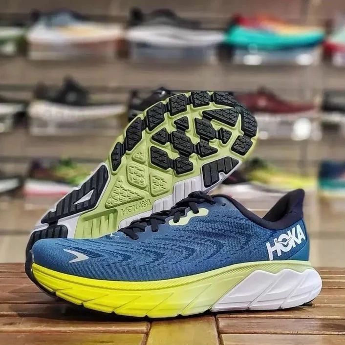 Sepatu running hoka, Barang Yang Dicari di Carousell