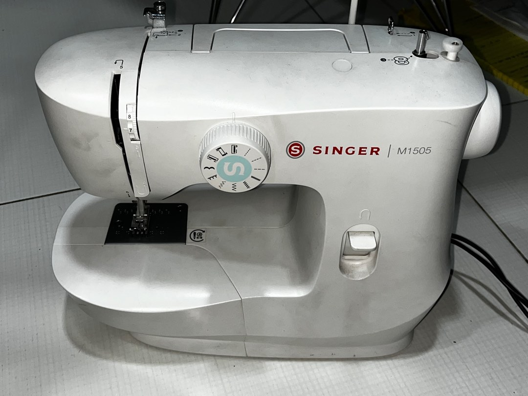 Singer sewing machine (model M1505), TV & Home Appliances, Other Home ...
