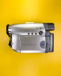 Sony v8 video camera, Photography, Video Cameras on Carousell