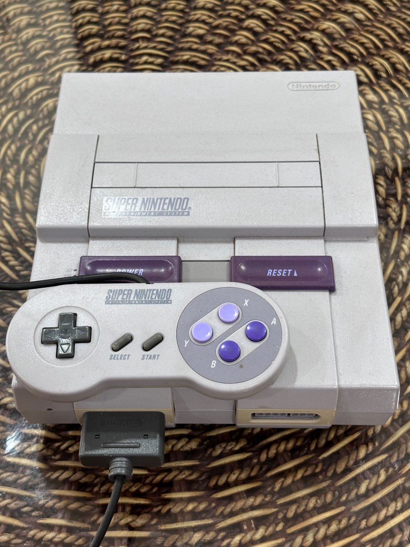 Super Nintendo console - US version, Video Gaming, Video Game Consoles ...