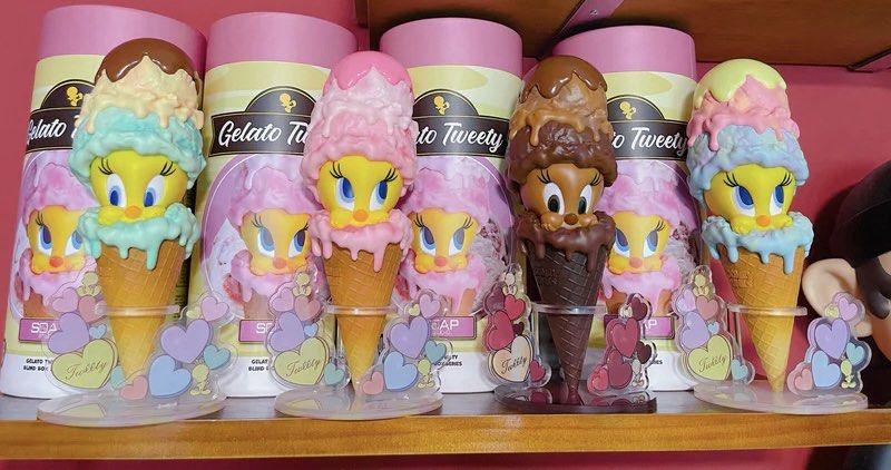 (有底座) (全新) Gelato Tweety Blind Box Series Ice Cream Soap Studio Looney ...