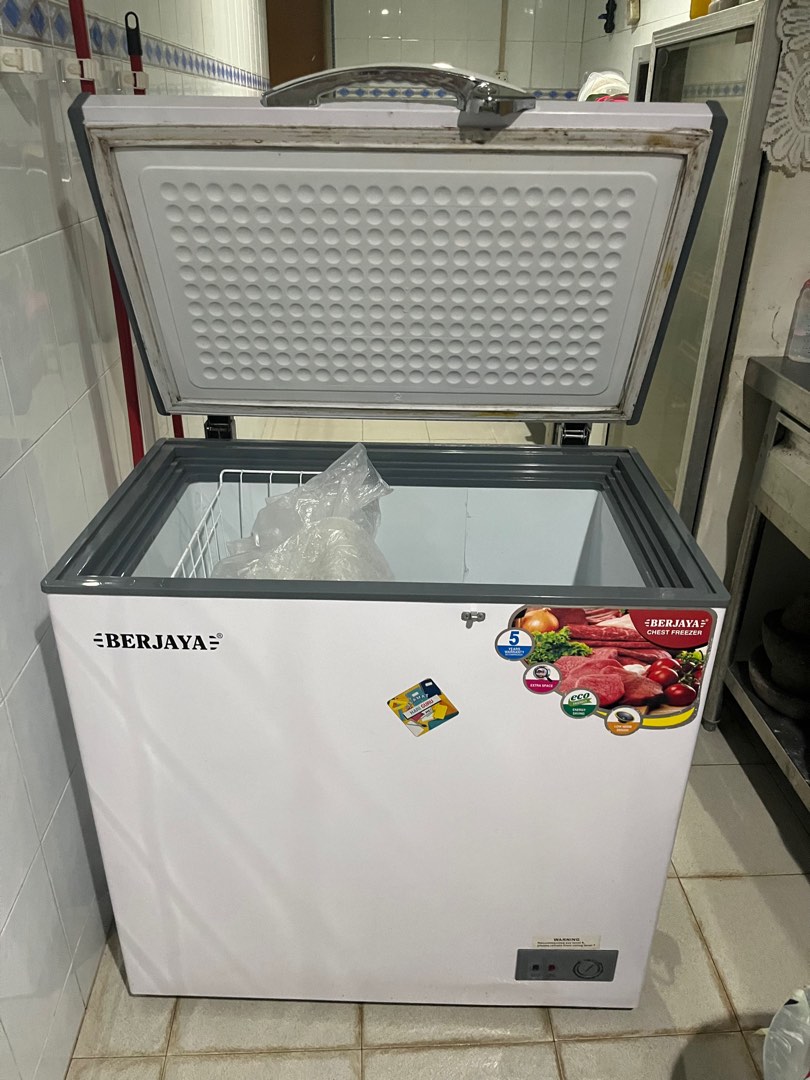 chest freezer 230L, TV & Home Appliances, Kitchen Appliances ...