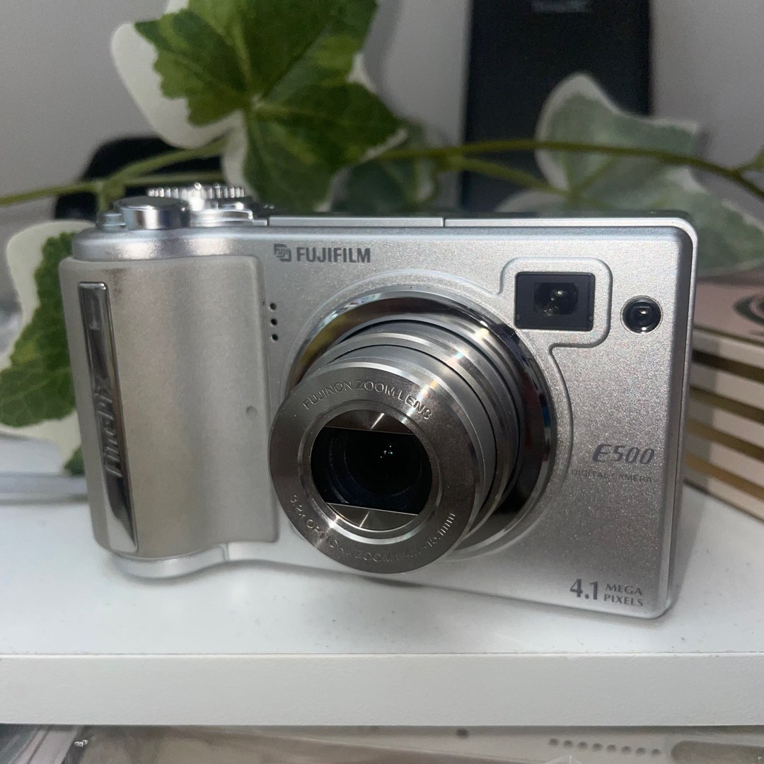 FUJIFILM Finepix E500 digital camera ccd vintage 復古相機, 攝影器材, 相機 - Carousell