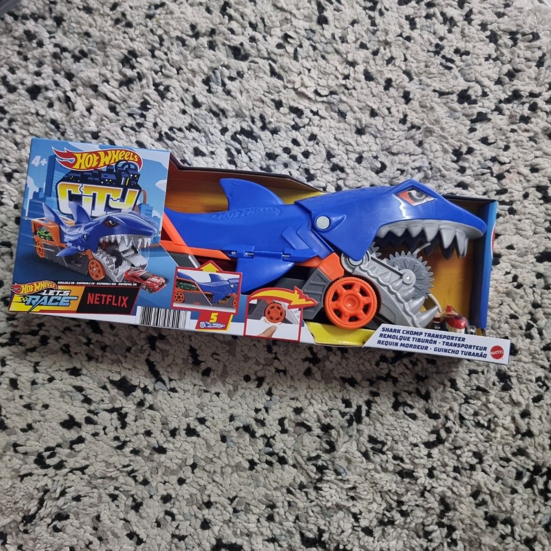 Hot Wheels Shark Chomp Transporter, Hobbies & Toys, Toys & Games on ...