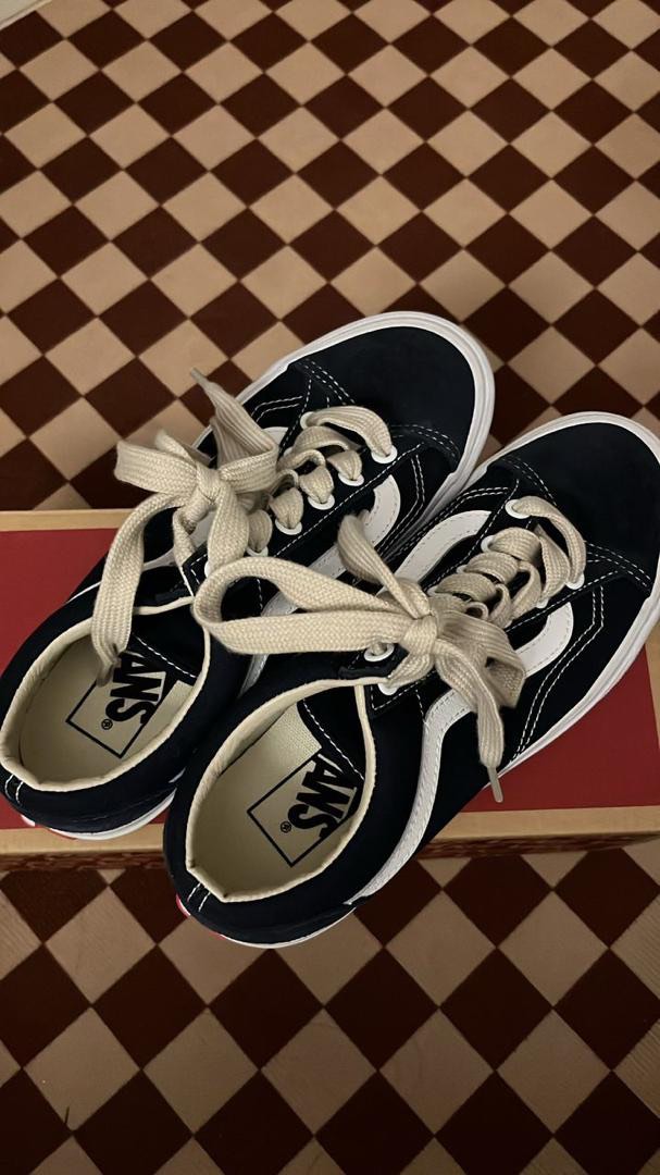kasut vans original, Women's Fashion, Footwear, Sneakers on Carousell