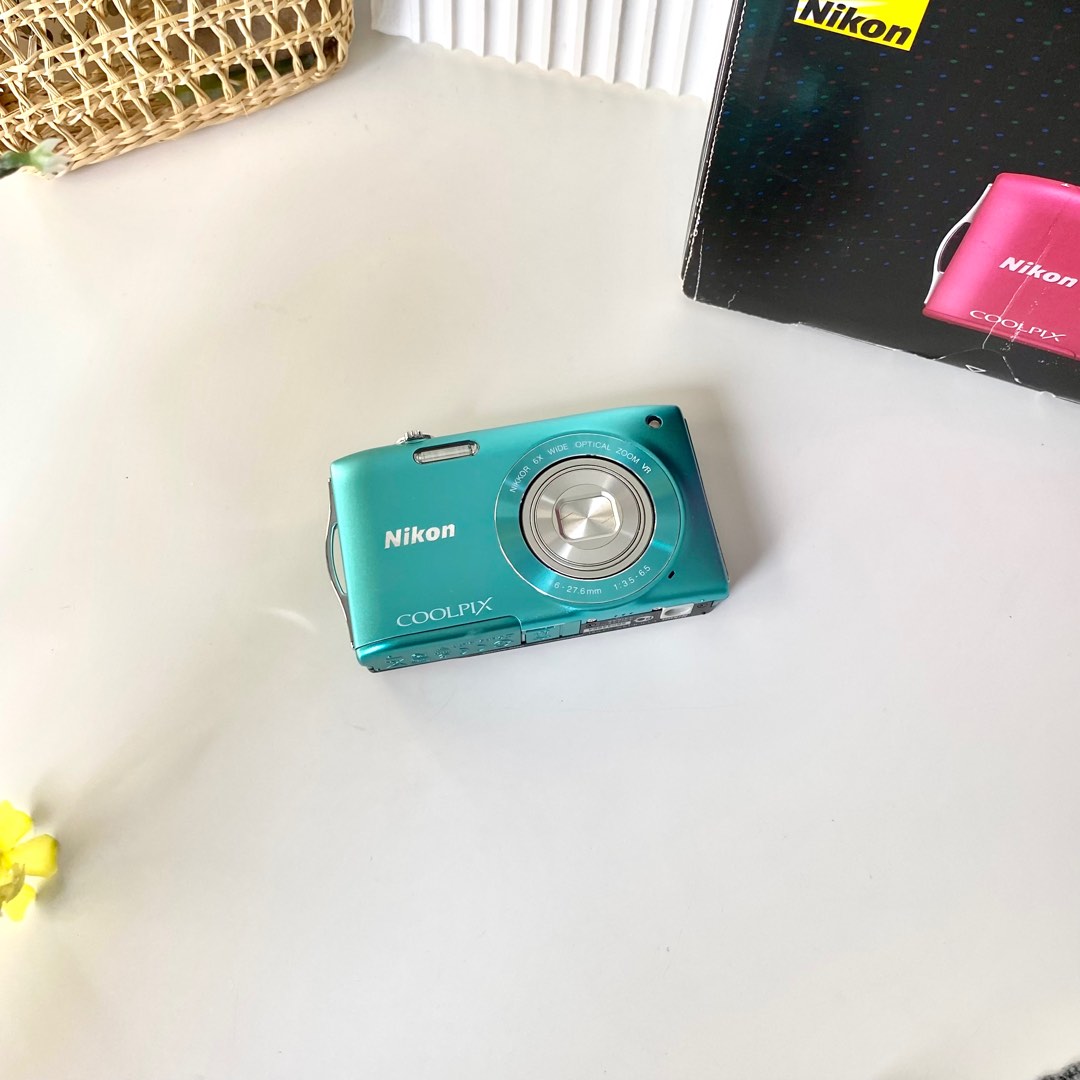 Nikon Coolpix S3300 in Mint Green (RARE), Photography, Cameras on Carousell