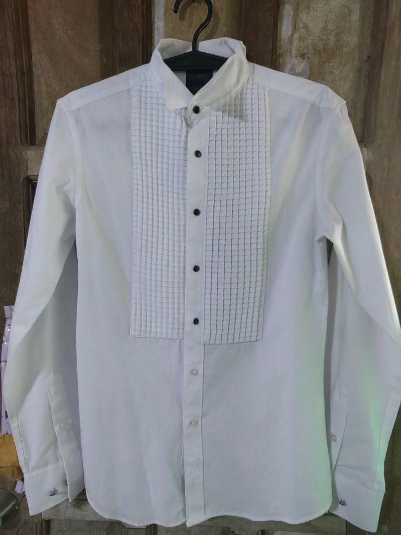 Onesimus Truvenize, Men's Fashion, Tops & Sets, Formal Shirts on Carousell