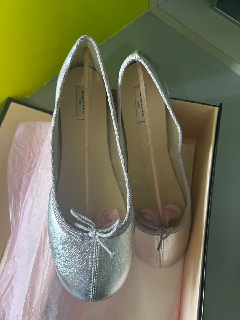 Repetto flats, Women's Fashion, Footwear, Flats on Carousell