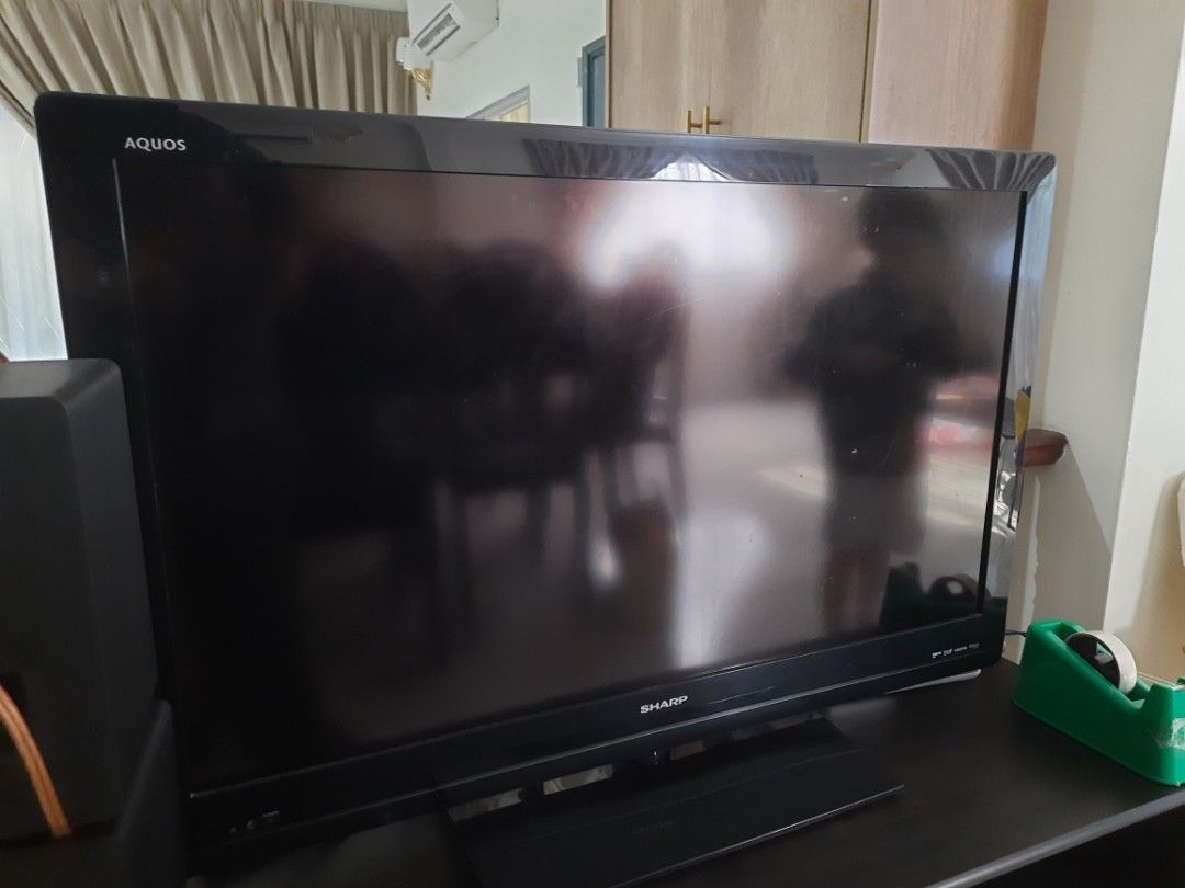 Sharp Aquos 40 inch LCD TV, TV & Home Appliances, TV & Entertainment, TV on Carousell