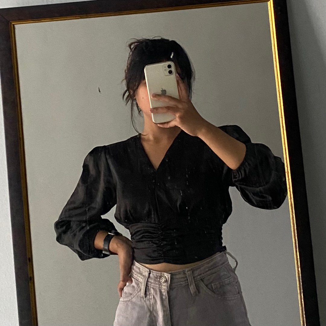 99k outlet korean top, Fesyen Wanita, Pakaian Wanita, Atasan di Carousell