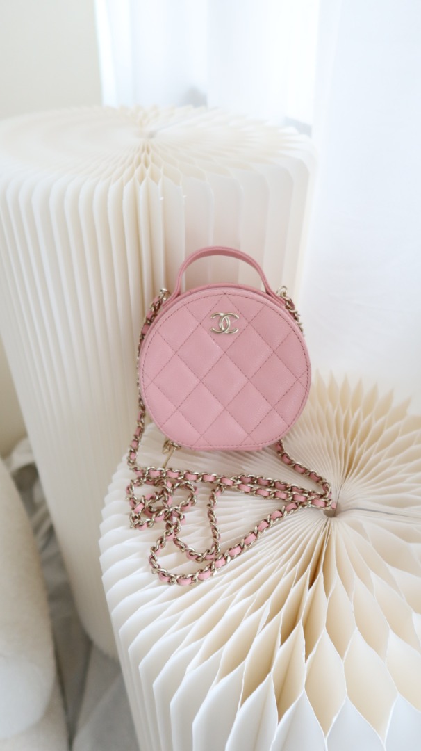Chanel Mini Round Vanity Bag Handle With Care Pink Caviar 22C, 名牌, 手袋及銀 ...